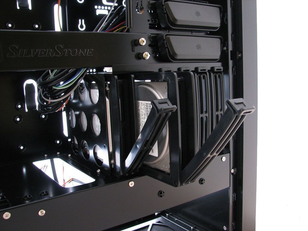 Raven RV01 Chassis (SST-RV01B-W), Elegance updated